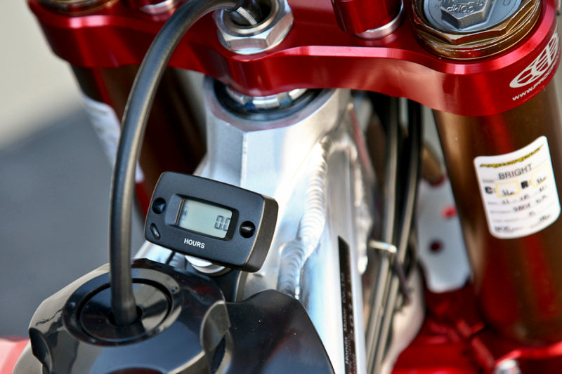 Hardline Universal Hour Meter Flush Mount – Fuel Injector Connection