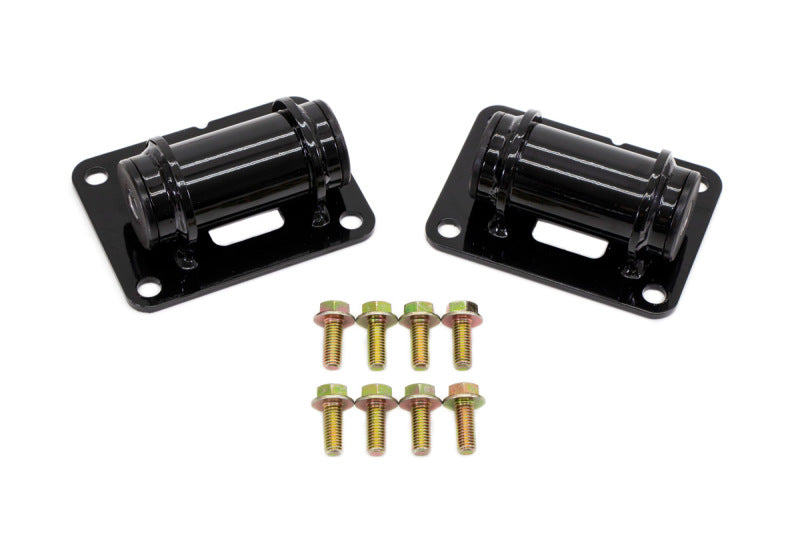 UMI Performance LSX Poly Engine Mounts – Fuel Injector Connection